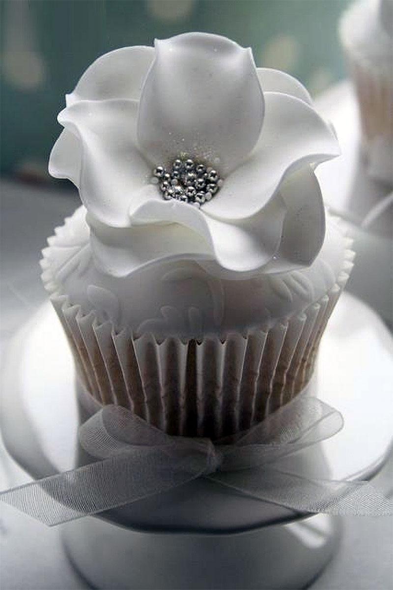 Feast Your Eyes on These 75 Beautiful Cupcakes | Art & Home